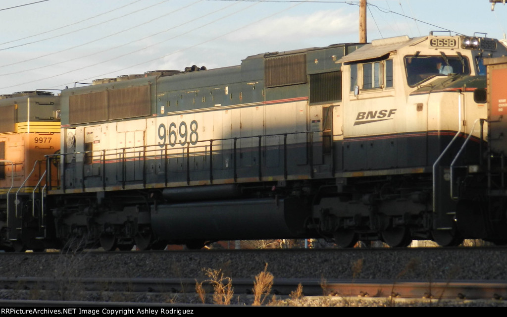 BNSF 9698